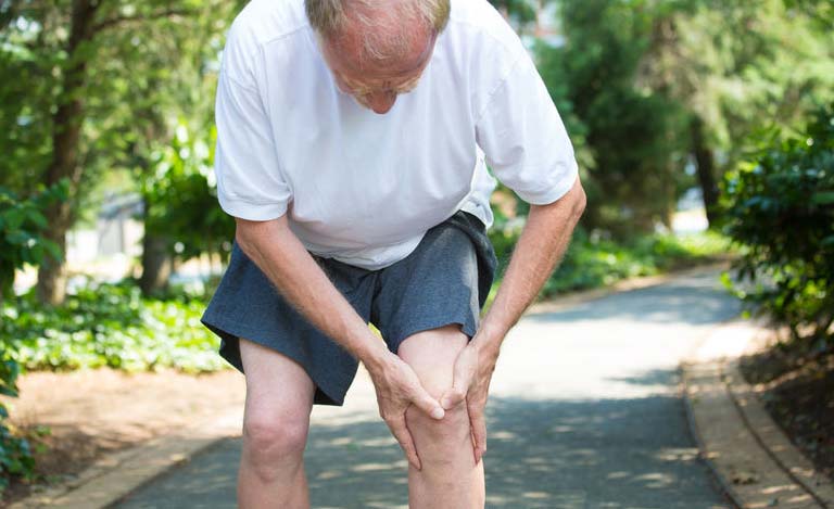 6 Habits That Can Aggravate Osteoarthritis Knee Pain